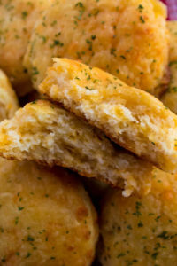 Homemade Cheddar Biscuits ~ Recipe | Queenslee Appétit