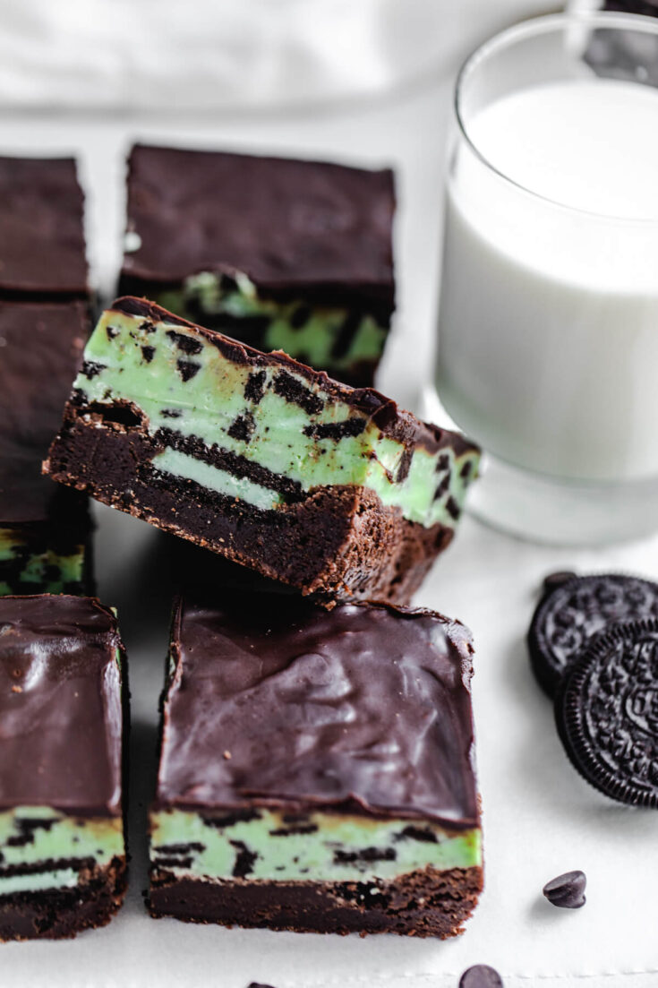 Mint Oreo Fudge Brownies | Queenslee Appétit