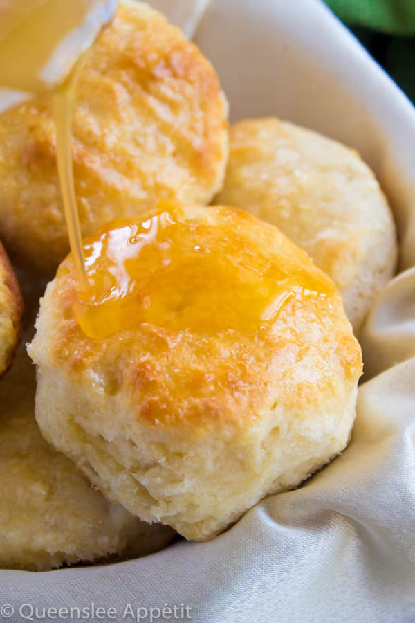 Perfectly Flaky Buttermilk Biscuits ~ Recipe | Queenslee Appétit