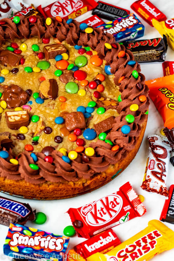 Leftover Halloween Candy Cookie Cake ~ Recipe | Queenslee Appétit