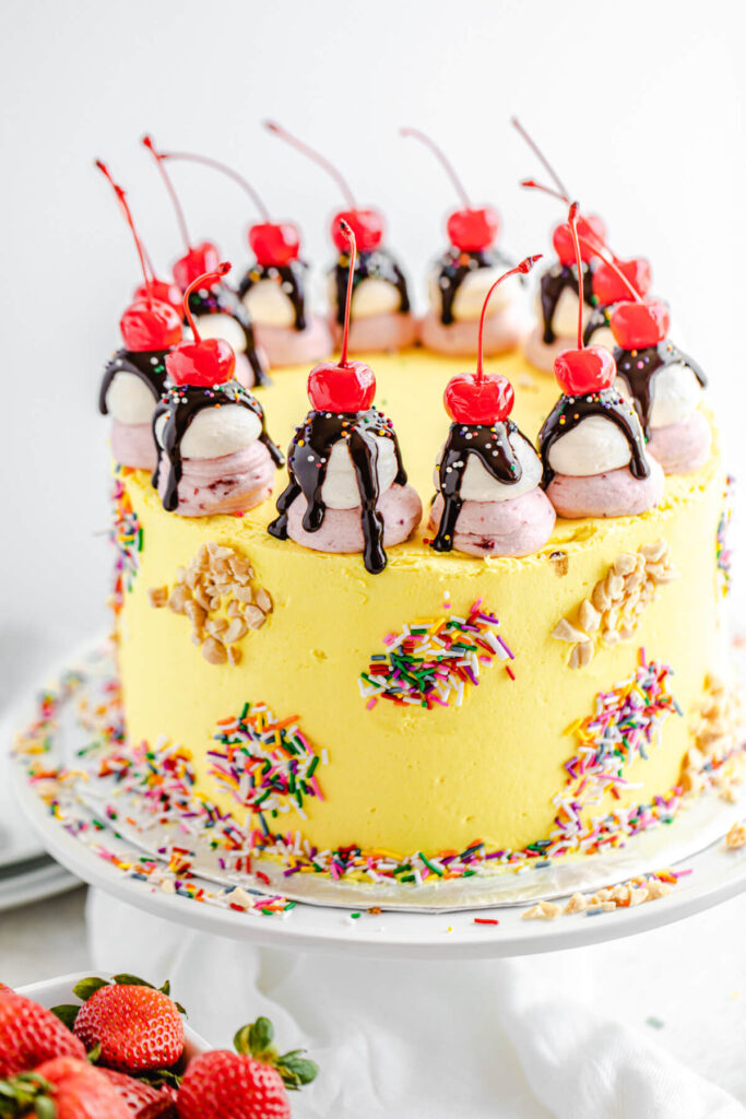 Banana Split Layer Cake | Queenslee Appétit