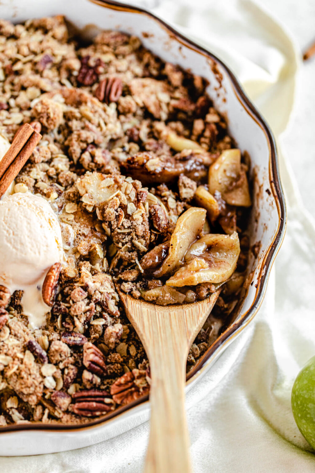 Chai Spice Apple Crisp | Queenslee Appétit
