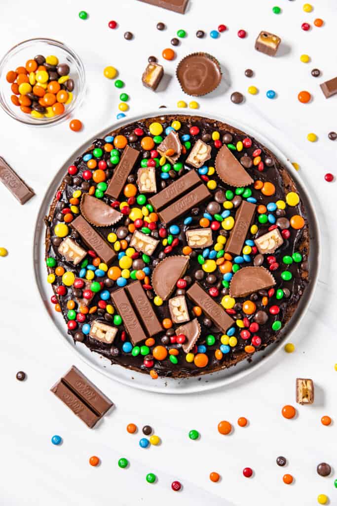 Leftover Halloween Candy Brownie Pizza | Recipe ~ Queenslee Appétit
